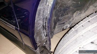 Front wheel wells - Sound Deadening