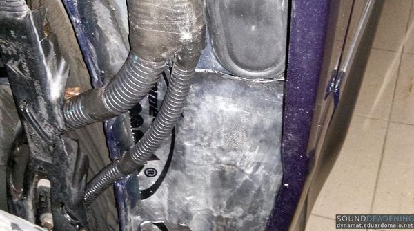 Front wheel wells - Sound Deadening